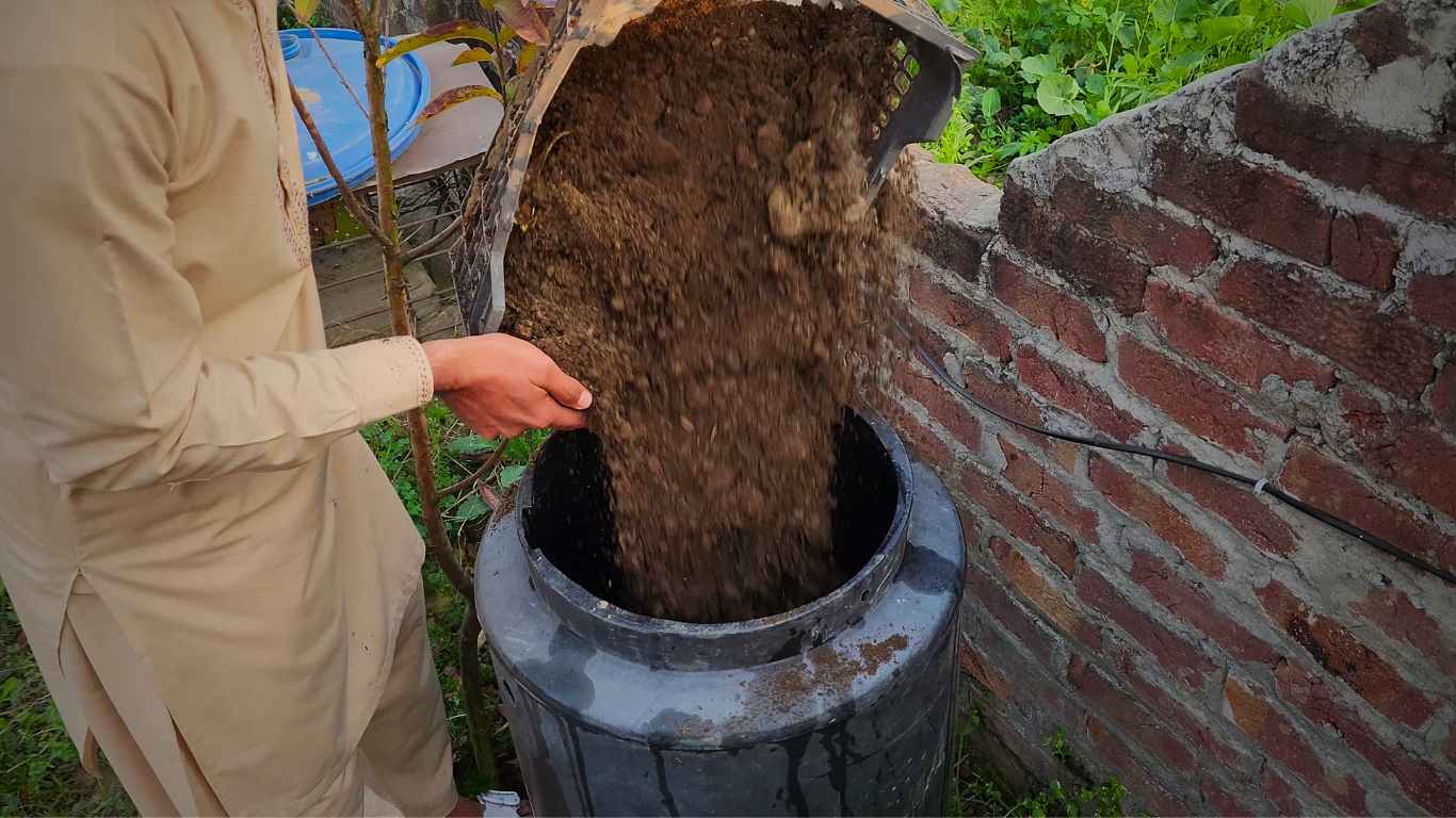 How To Make Compost Tea At Home? – Slick Garden