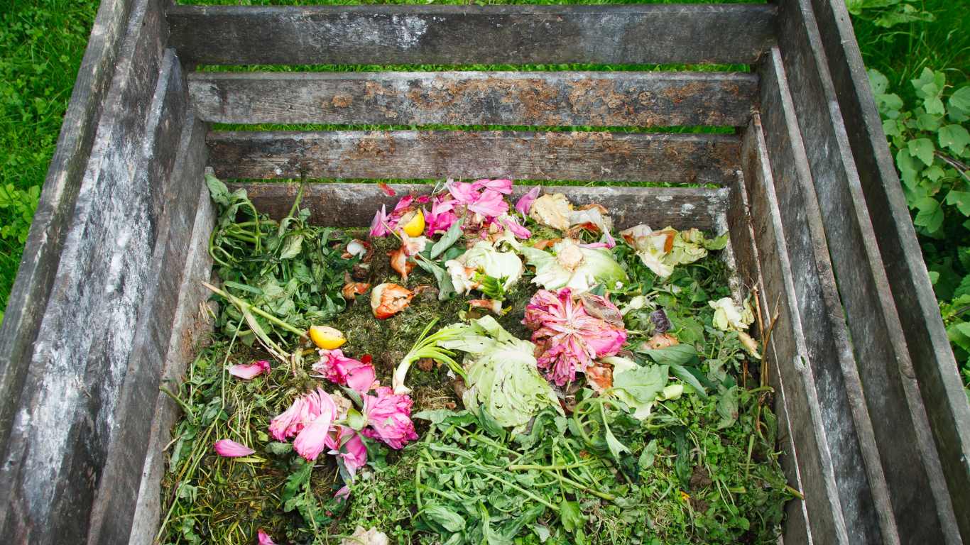 How Do You Make & Use Compost For A Vegetable Garden? – Slick Garden